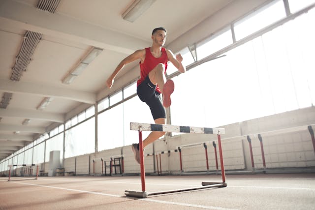 How to Teach Hurdle Techniques: Easy Steps for Beginners and Coaches ...